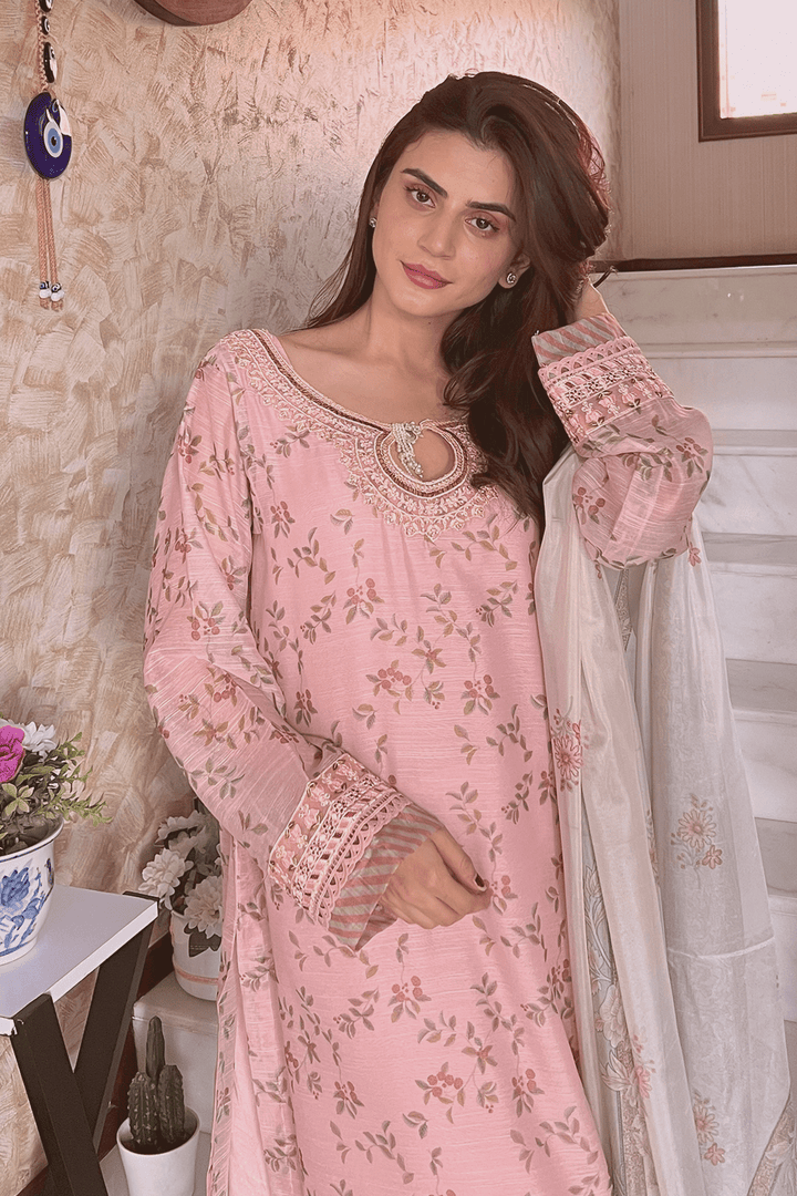 Latest Unstitched and Stitched Lawn Suite Collections| Zoya & Fatima